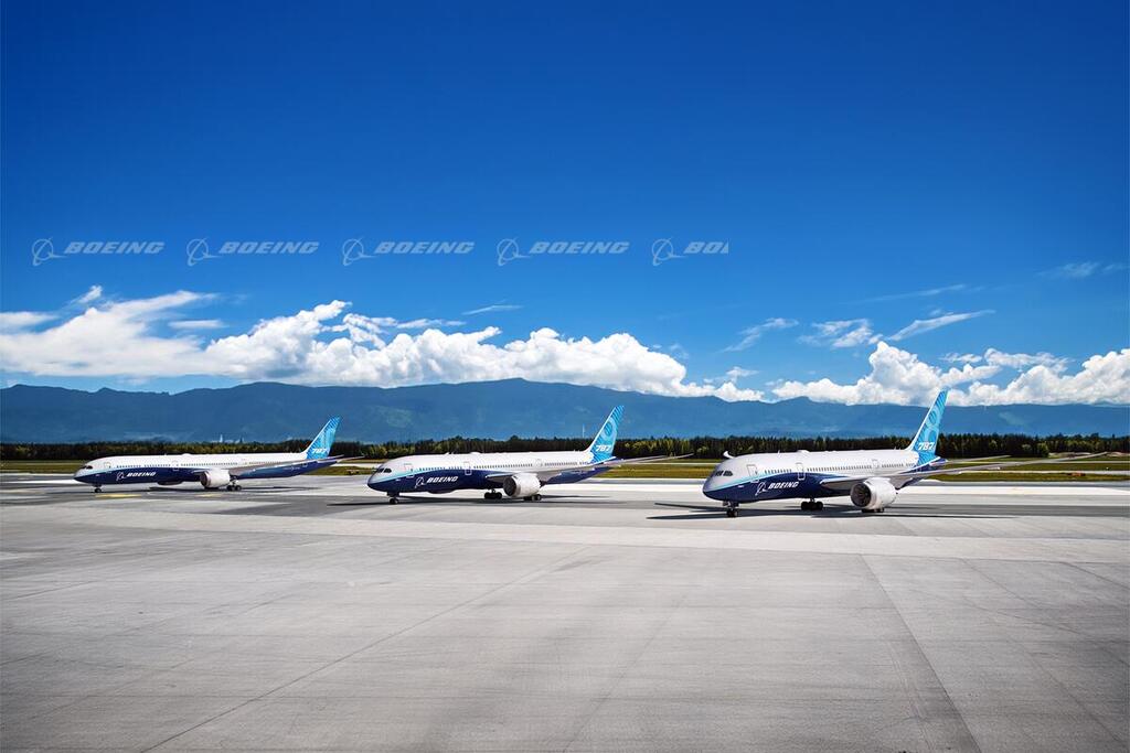 Boeing Images - Boeing 787 Dreamliner Family on Tarmac