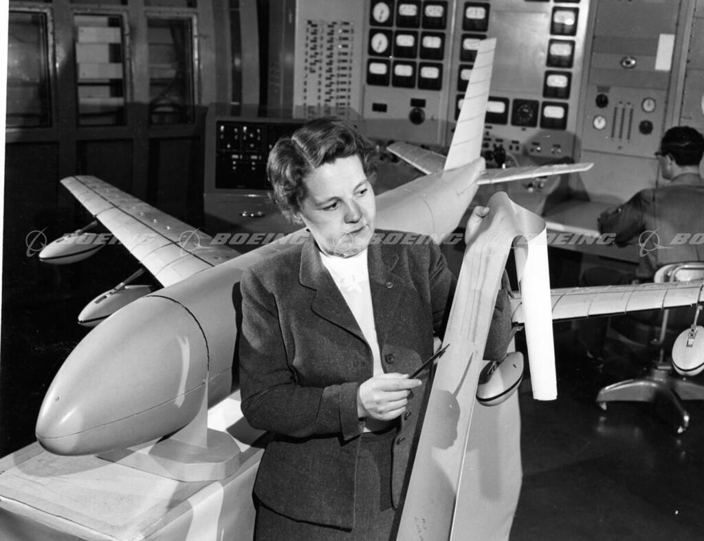 Boeing Images - Elizabeth Plunkett
