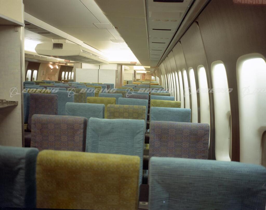 Boeing Images - Boeing 747 Main Cabin - TWA