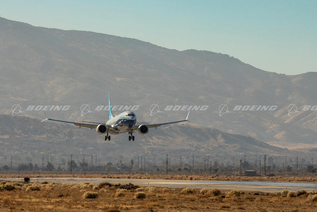 Boeing Images - Boeing 737-10 Flight Test In-flight