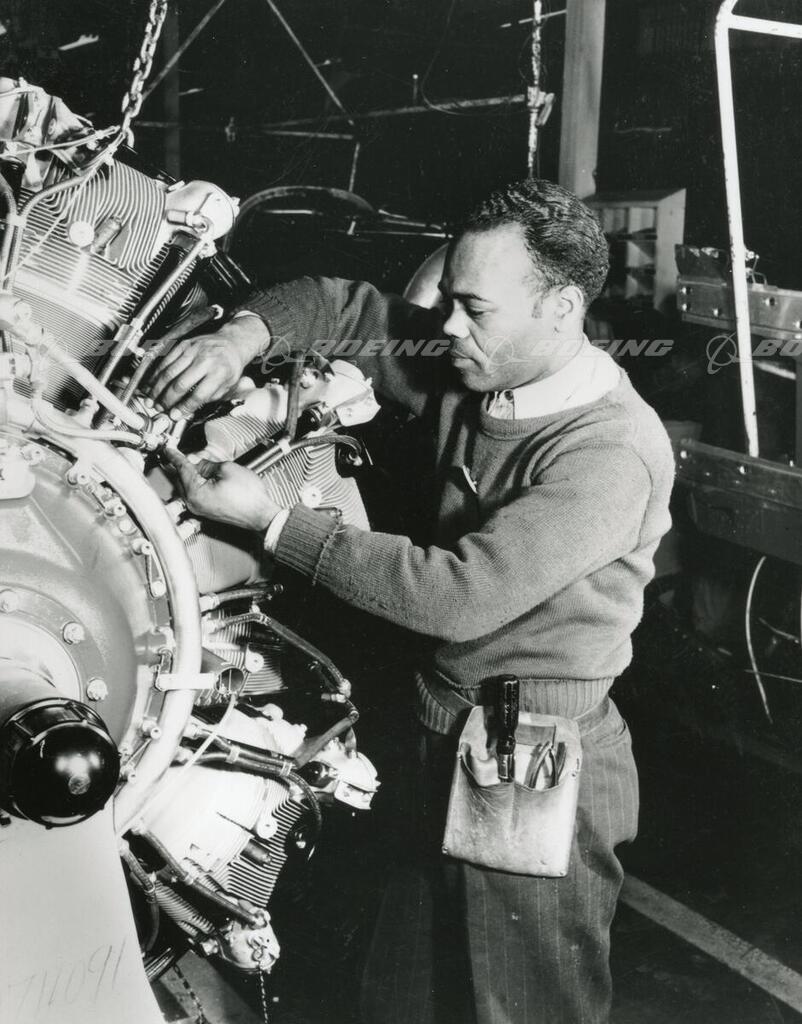 Boeing Images - Chas Franklin Builds up a Wright R-2600 Engine for ...
