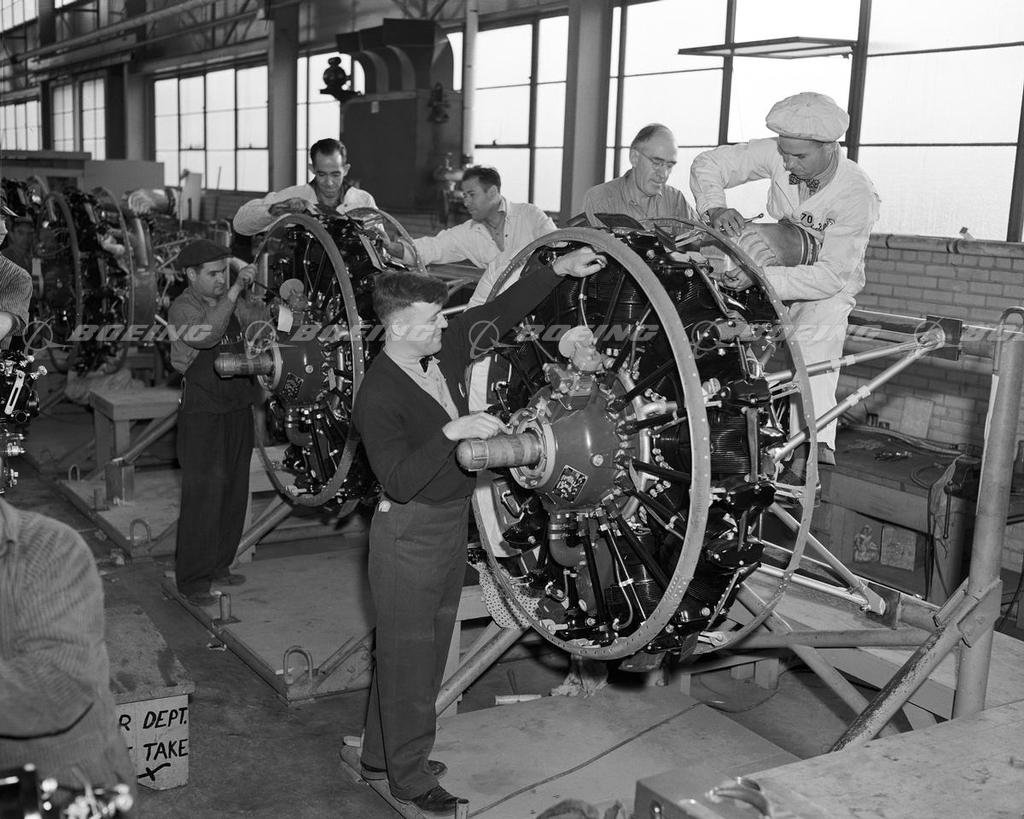 Boeing Images - B-17B Flying Fortress Engine Assembly