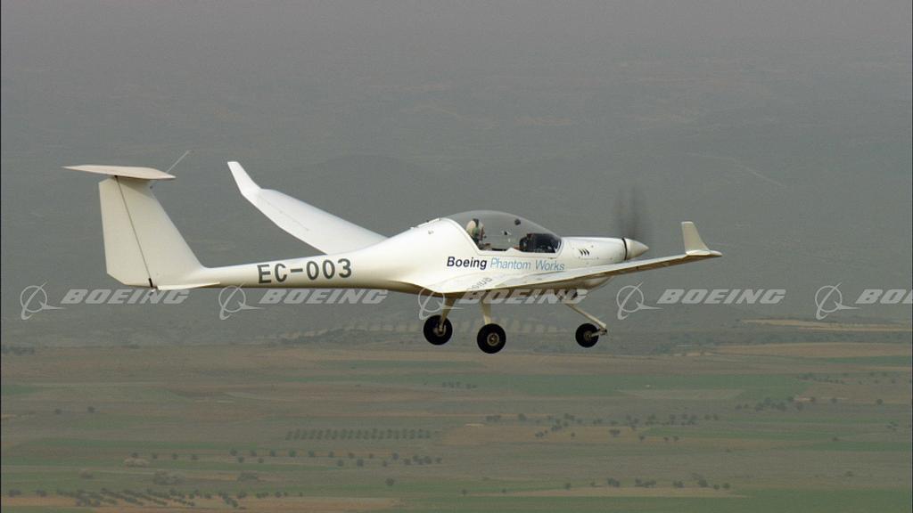 Boeing Images - Boeing Fuel Cell Demonstrator in Flight