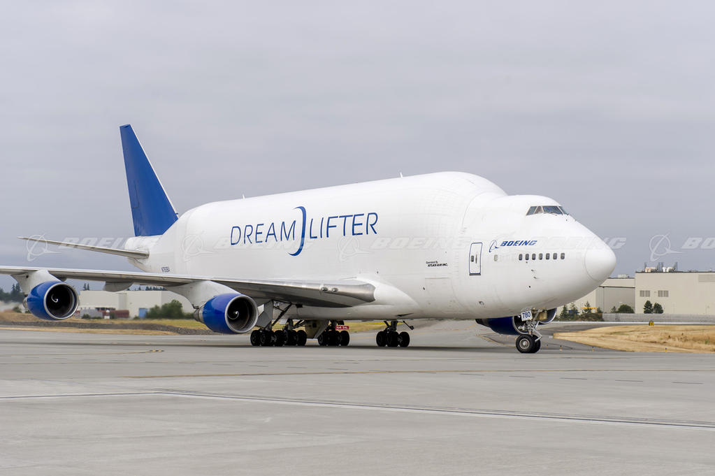 Boeing Images - Boeing Dreamlifter Arrives at Everett