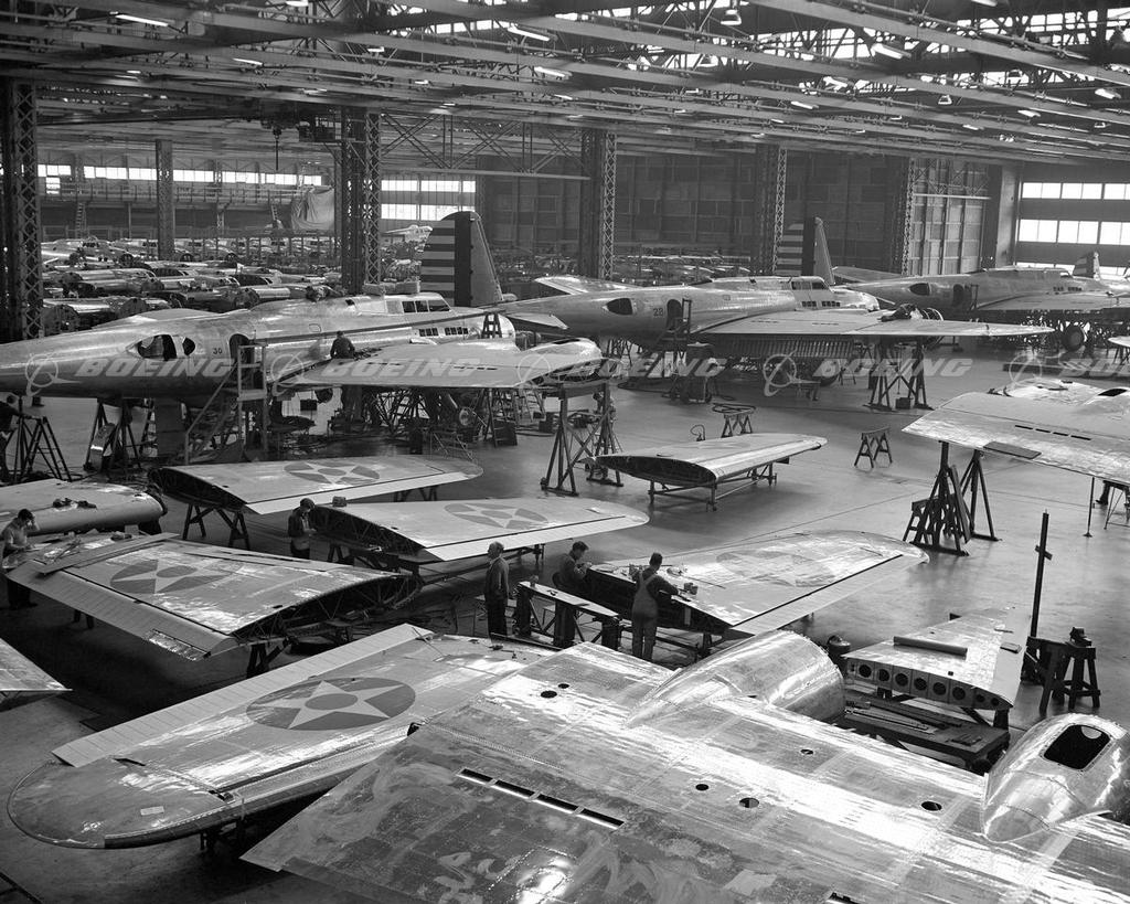 Boeing Images - B-17D Flying Fortress Wing Assembly
