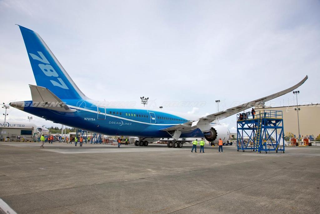 Boeing Images - Boeing 787 Dreamliner Moves to Fuel Dock