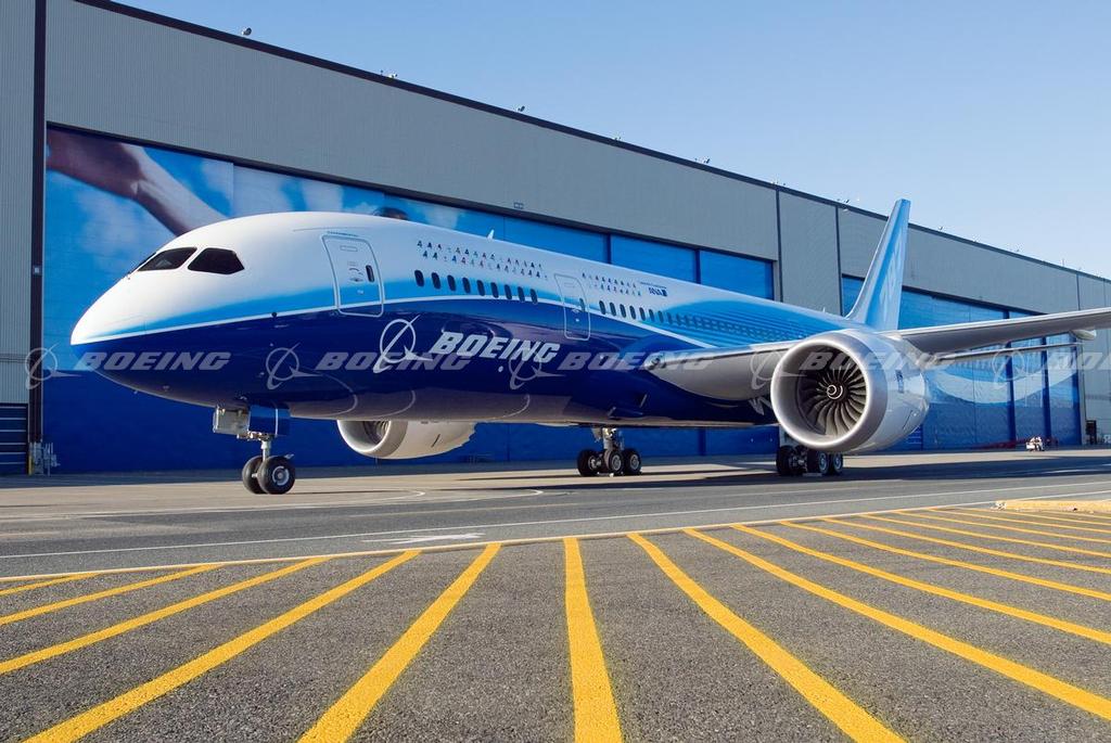 Boeing Images - Boeing Celebrates Rollout of 787 Dreamliner