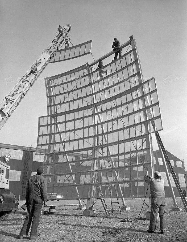 Boeing Images - Boeing World-Wide Communications Antenna Assembly