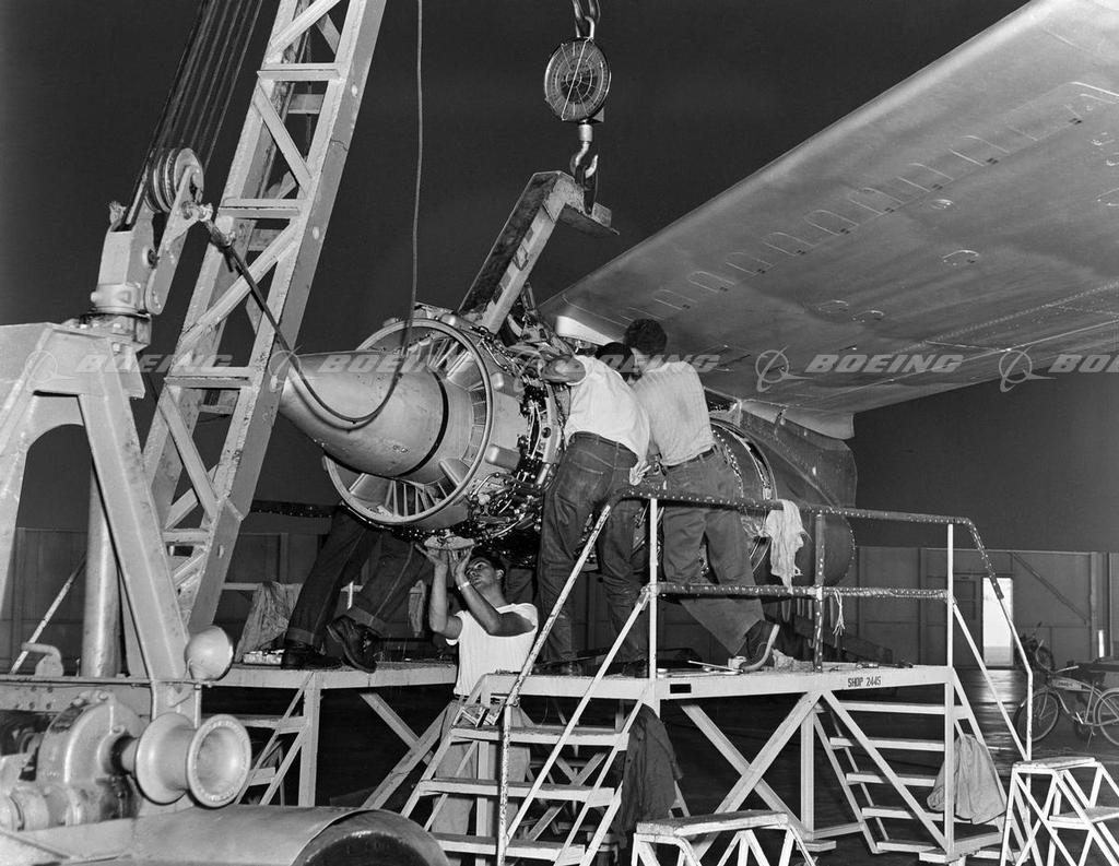 Boeing Images - Engine Replacement on a B-47 Stratojet