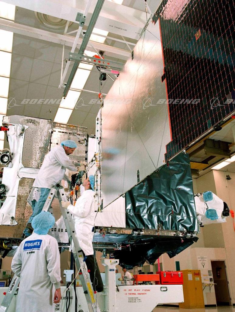 Boeing Images - PAS-1R 702 Satellite in Assembly