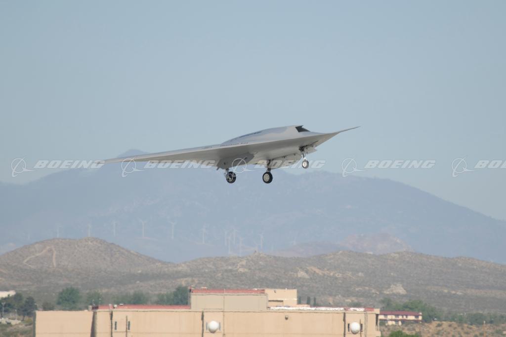 Boeing Images - Boeing Phantom Ray Taking Off on Maiden Flight