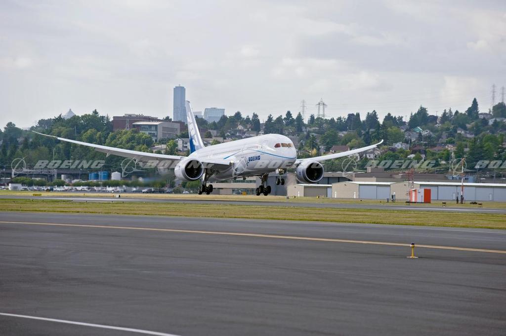 Boeing Images - First 787 Dreamliner ZA005 Powered by GE Engines