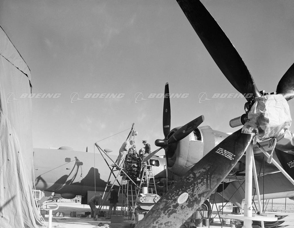Boeing Images - B-29 Superfortress Engine Maintenance