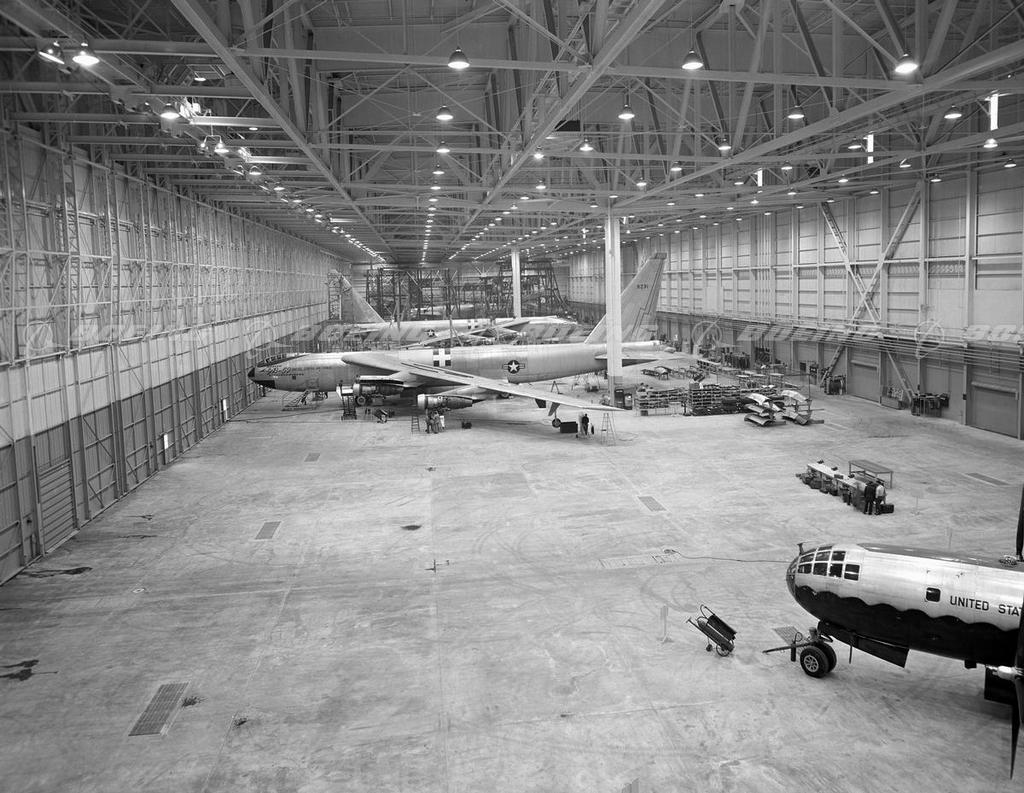 Boeing Images - Boeing Flight Test Hangar with XB-52 Stratofortresss ...