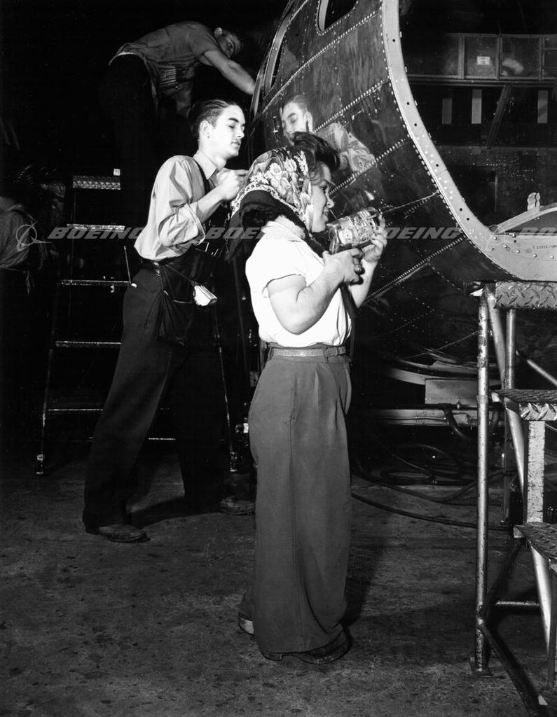 Boeing Images - Riveters Assembling a B-17 Flying Fortress