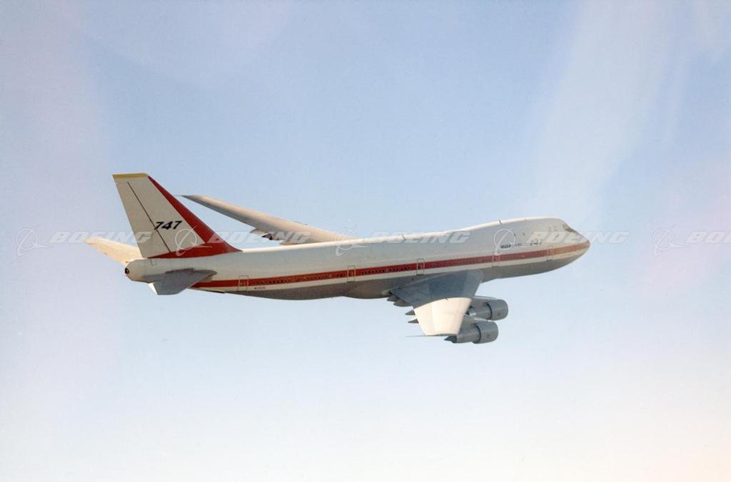 Boeing Images - 747-100 in Flight