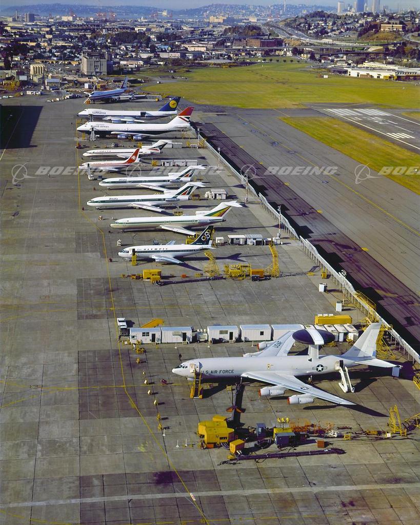 Boeing Images - Boeing Field Flight Line