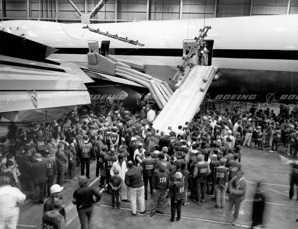 Boeing Images - 747-100 Emergency Evacuation Test
