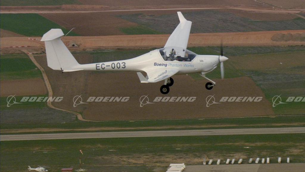 Boeing Images - Boeing Fuel Cell Demonstrator in Flight