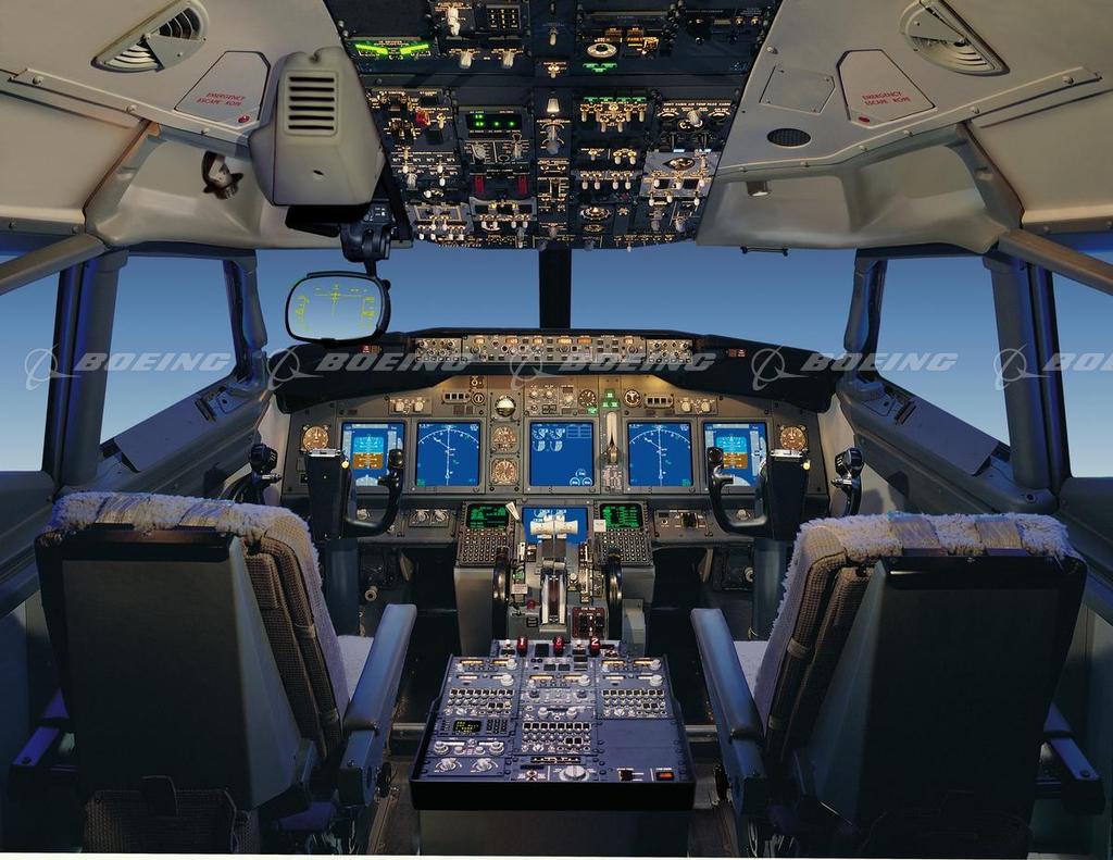 Boeing Images - New 737 Flight Deck with Heads Up Display (HUD) and ...