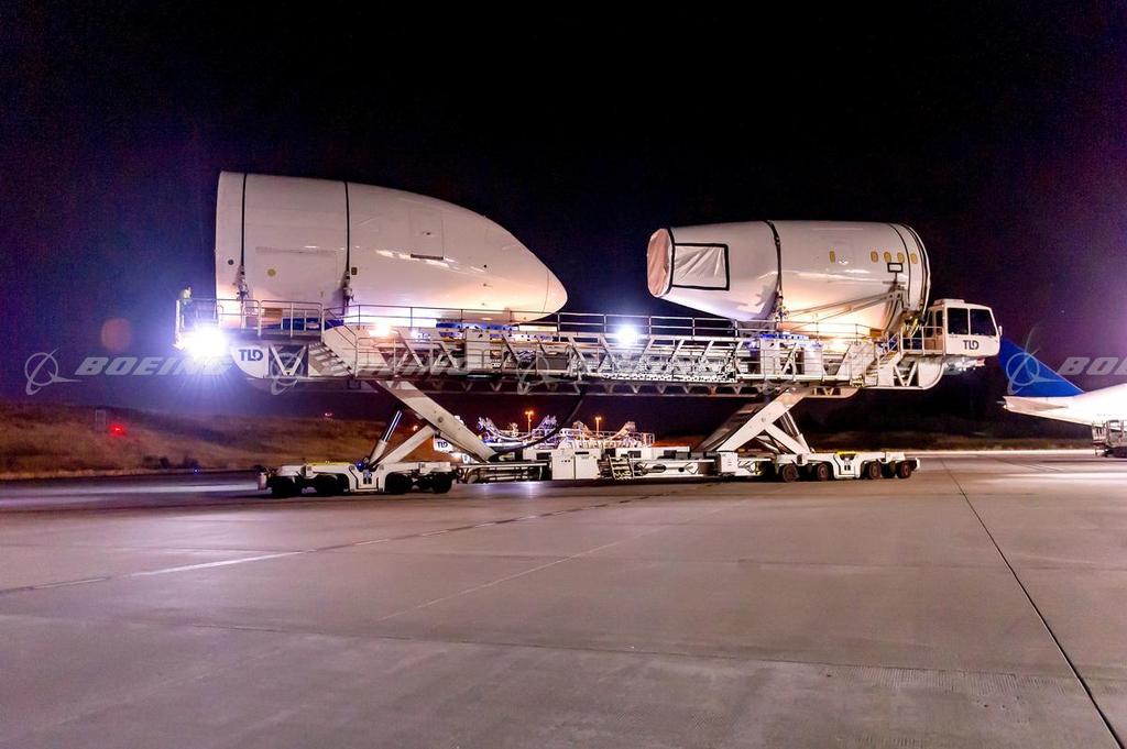 Boeing Images - Boeing Dreamlifter Unloading 787 Forward and Aft Sections