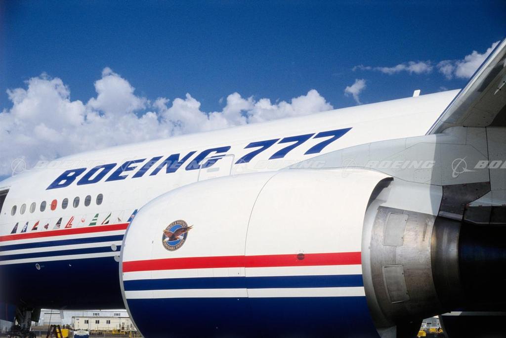 Boeing Images - 777-200 Nacelle and Fuselage