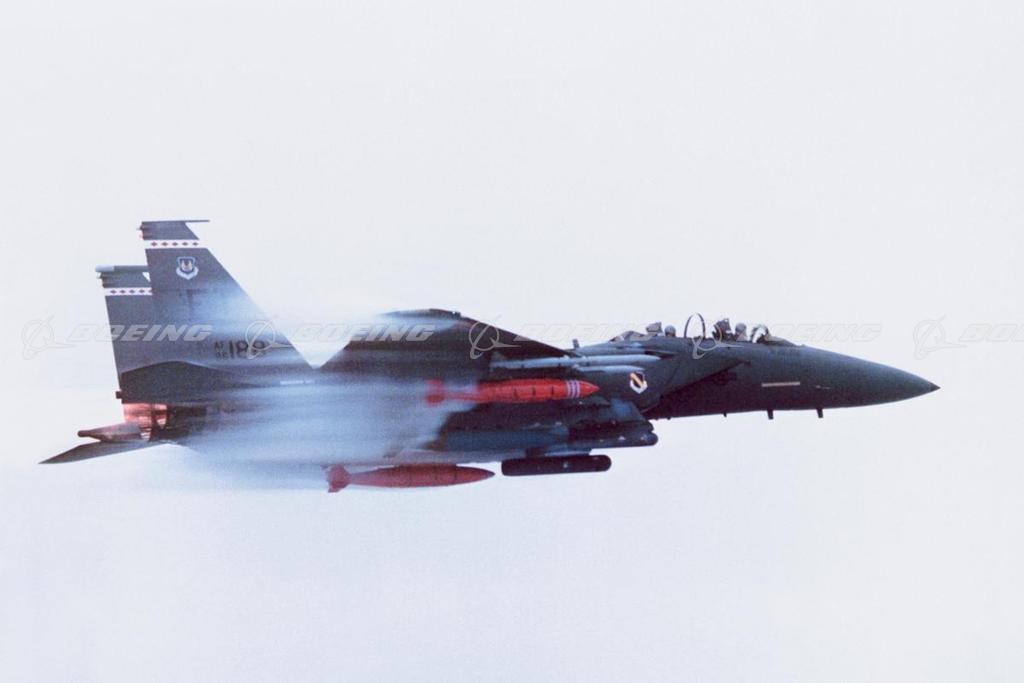 Boeing Images - F-15 Flight Test of an Inert JDAM/MK-84