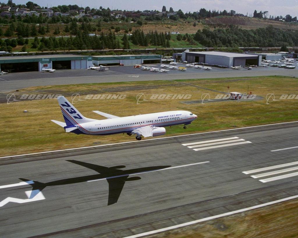 Boeing Images - 737-800 Landing after First Flight