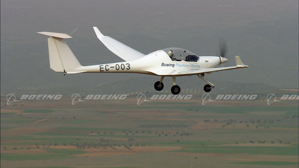 Boeing Images - Boeing Successfully Flies Fuel Cell-Powered Airplane