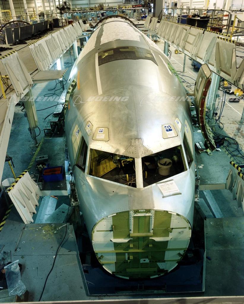Boeing Images - Wichita Completes Fuselage of Last Classic 737 Airplane