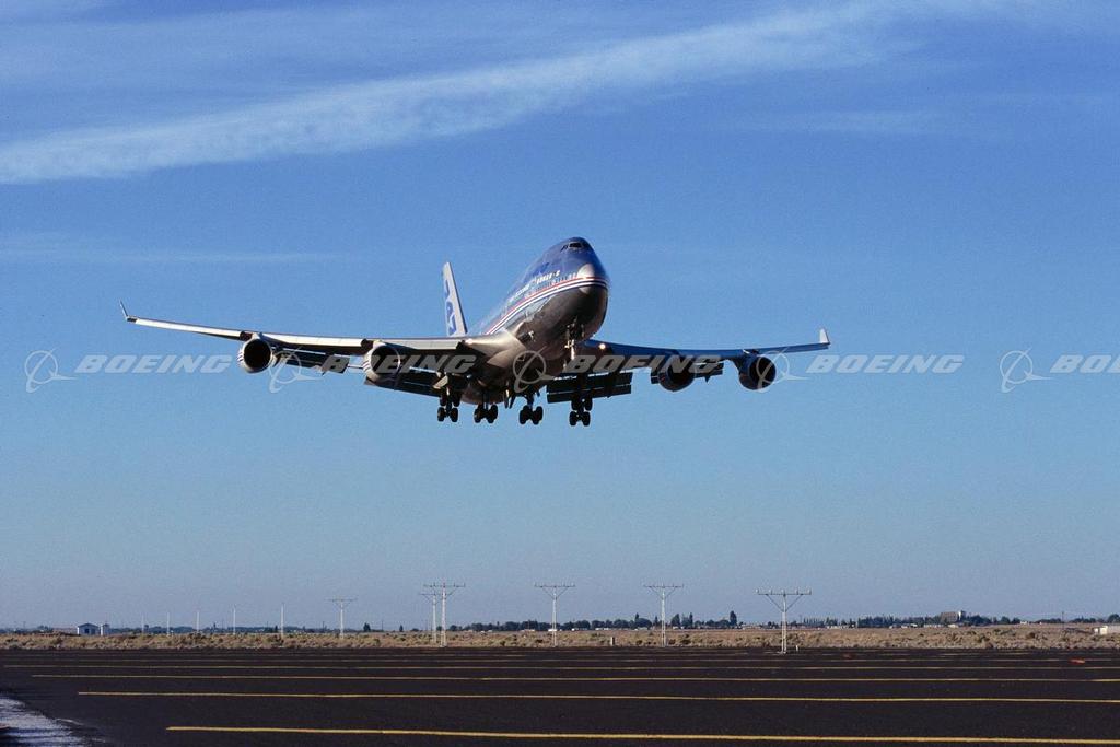 Boeing Images - 747-400 on Landing Approach
