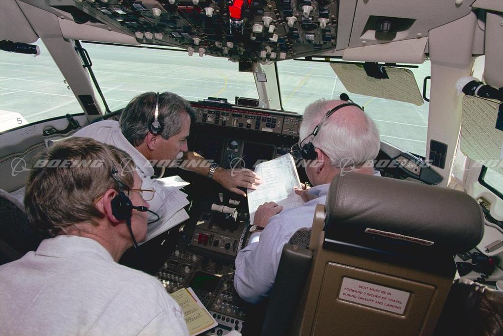 Boeing Images - 767 Flight Deck with Test Crew