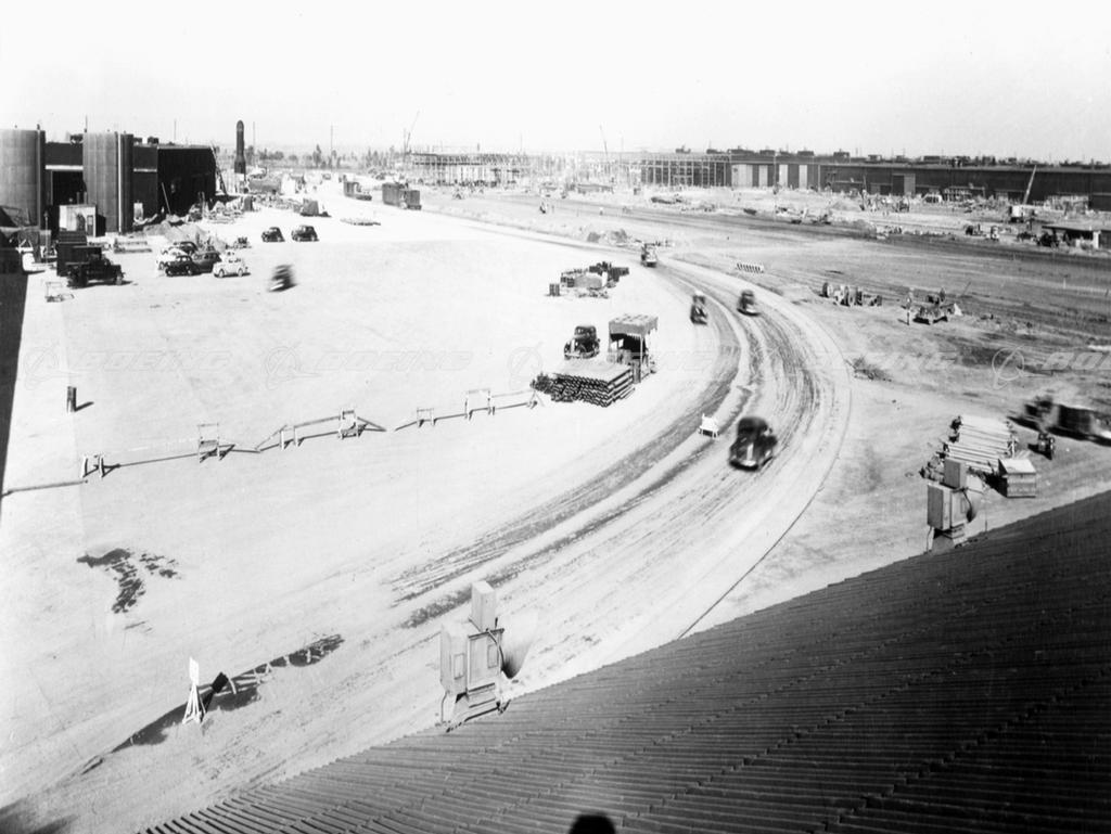 Boeing Images - Douglas Long Beach Plant Construction