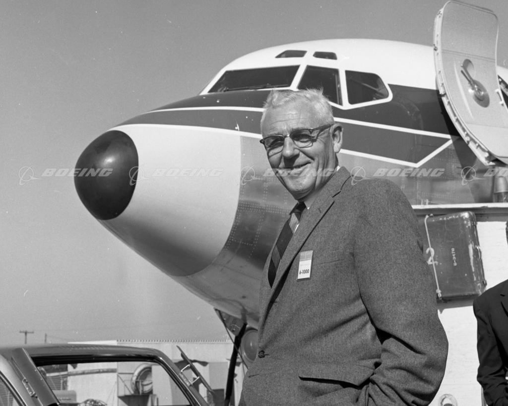Boeing Images - Boeing Commerical Airplanes President John Yeasting ...