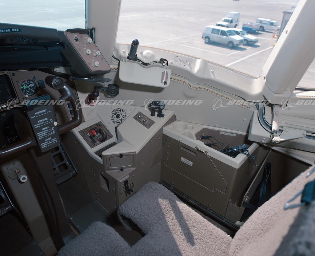 Boeing Images - 767-300 Flight Deck Detail