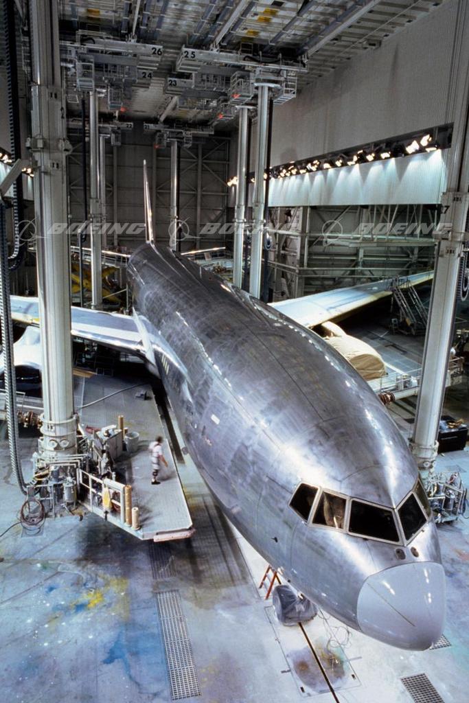 Boeing Images - Preparing a 777-200 for Painting