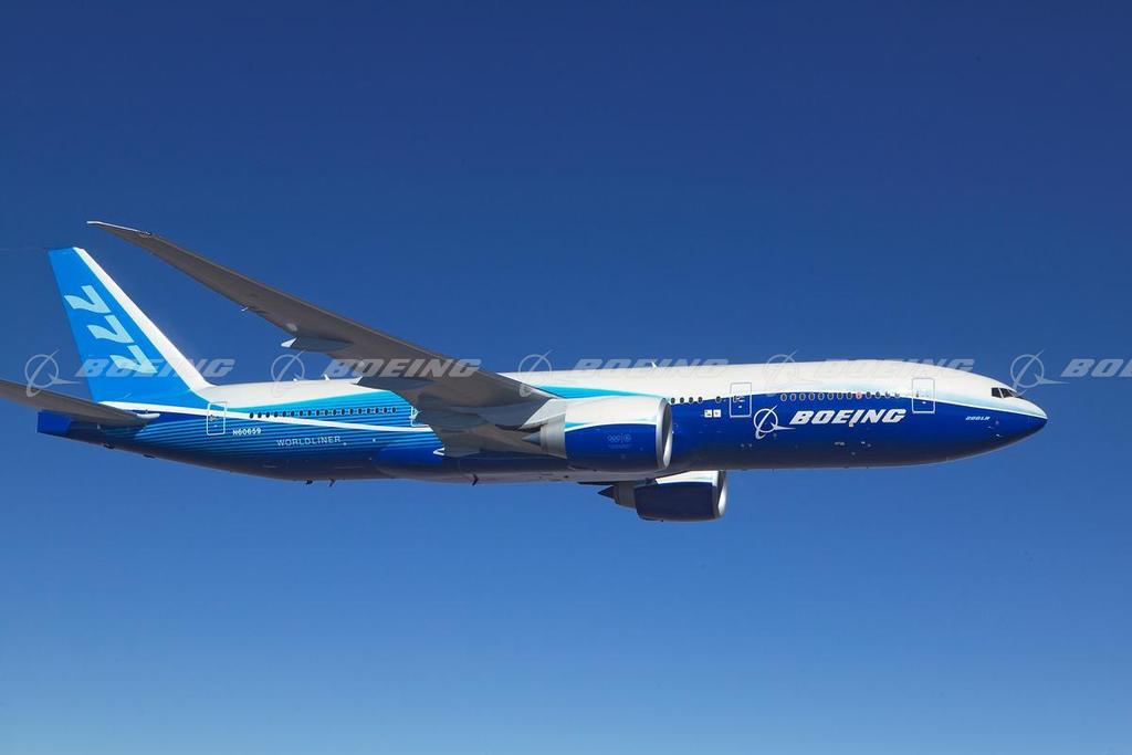 Boeing Images - 777-200LR Worldliner on Record Breaking Flight