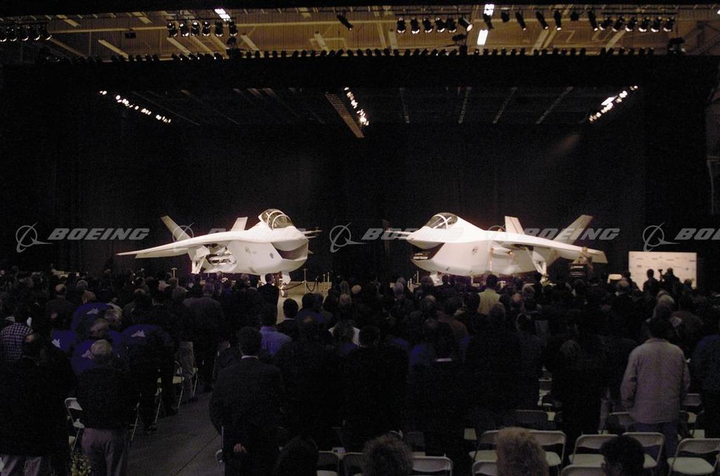 Boeing Images - Boeing Unveils Both X-32 JSF Demonstration Aircraft