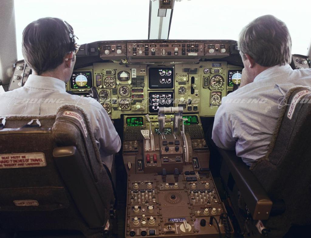 Boeing Images - 767-400 Flight Deck
