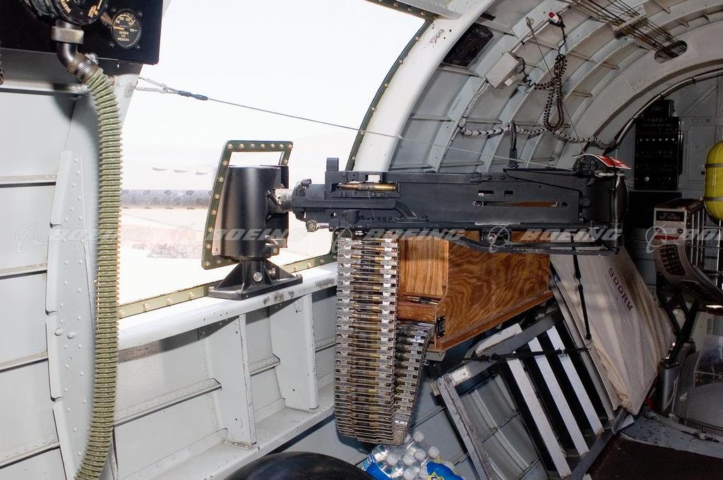 Boeing Images - B-17G Flying Fortress Waist Gun