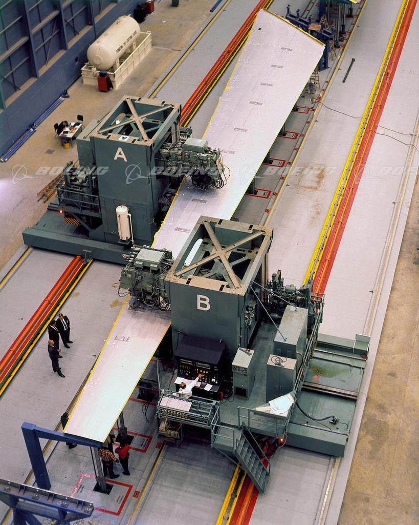 Boeing Images - 747-100 Wing Riveting
