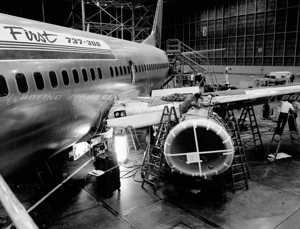 Boeing Images - First 737-300 Assembly