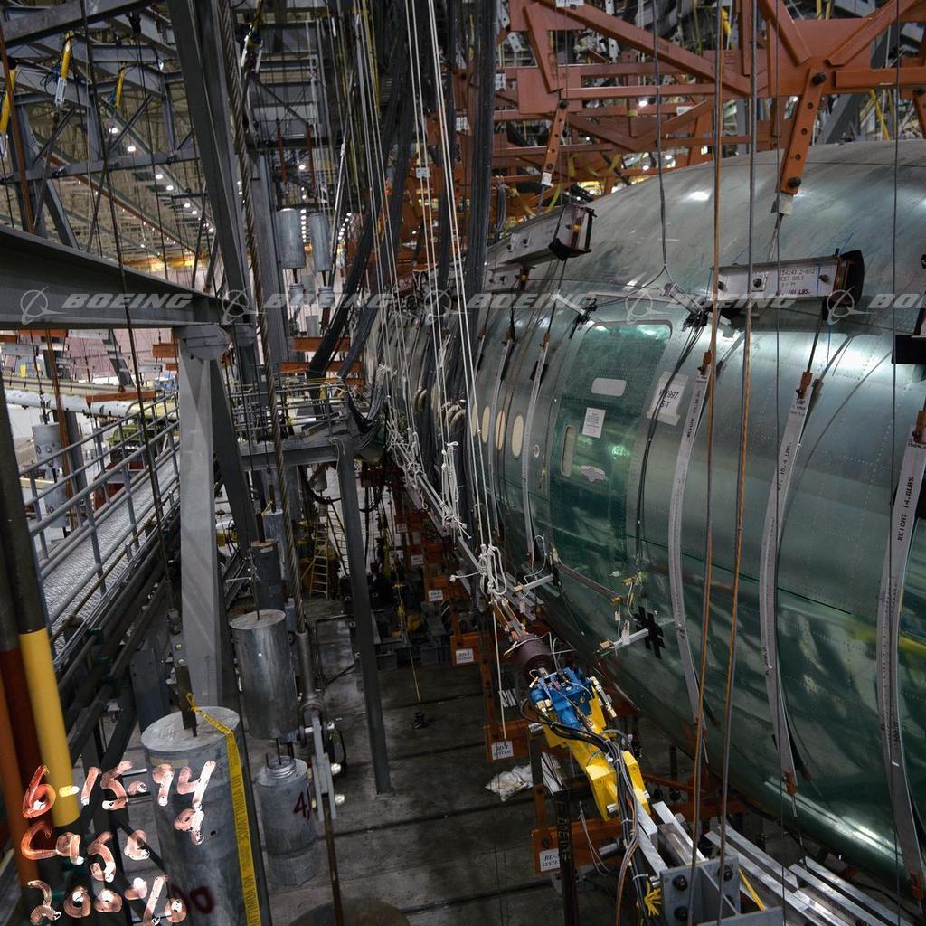 Boeing Images - 777-200 Static Test
