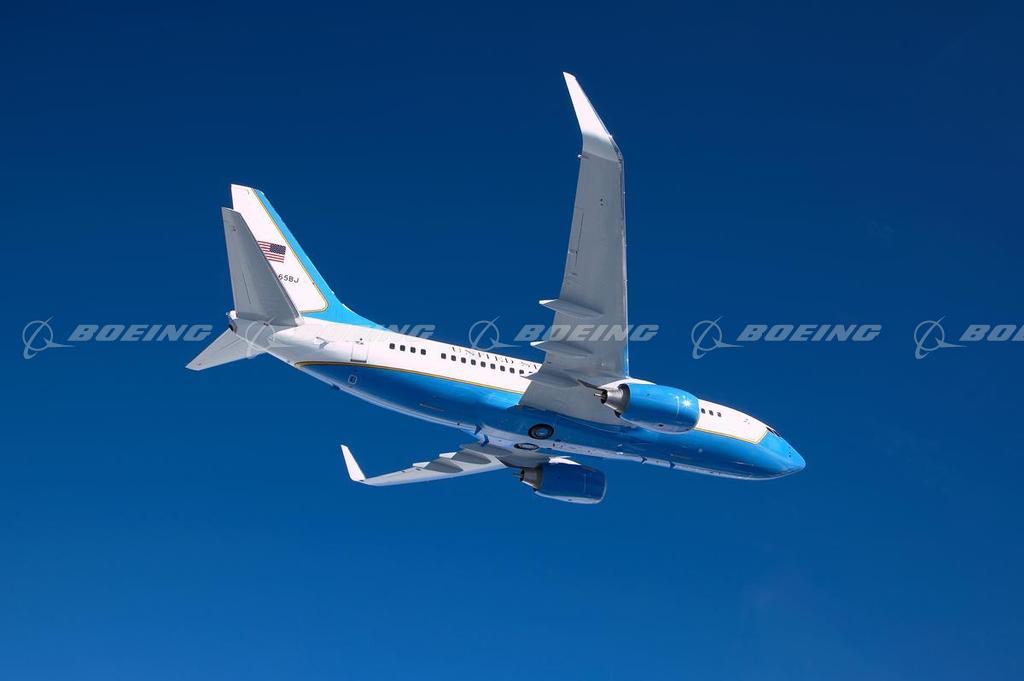 Boeing Images - C-40C Executive Transport in Flight