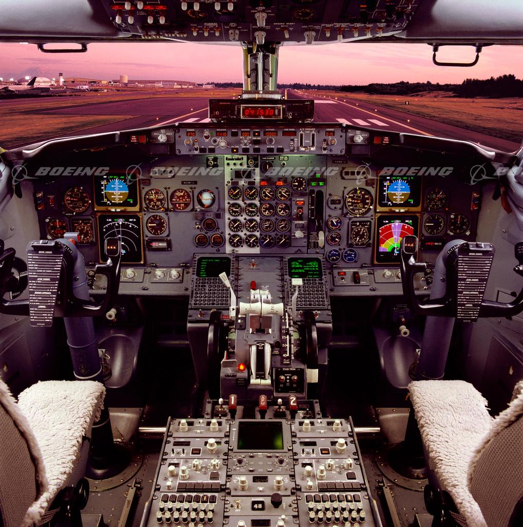 Boeing Images - 737 Classic Flight Deck
