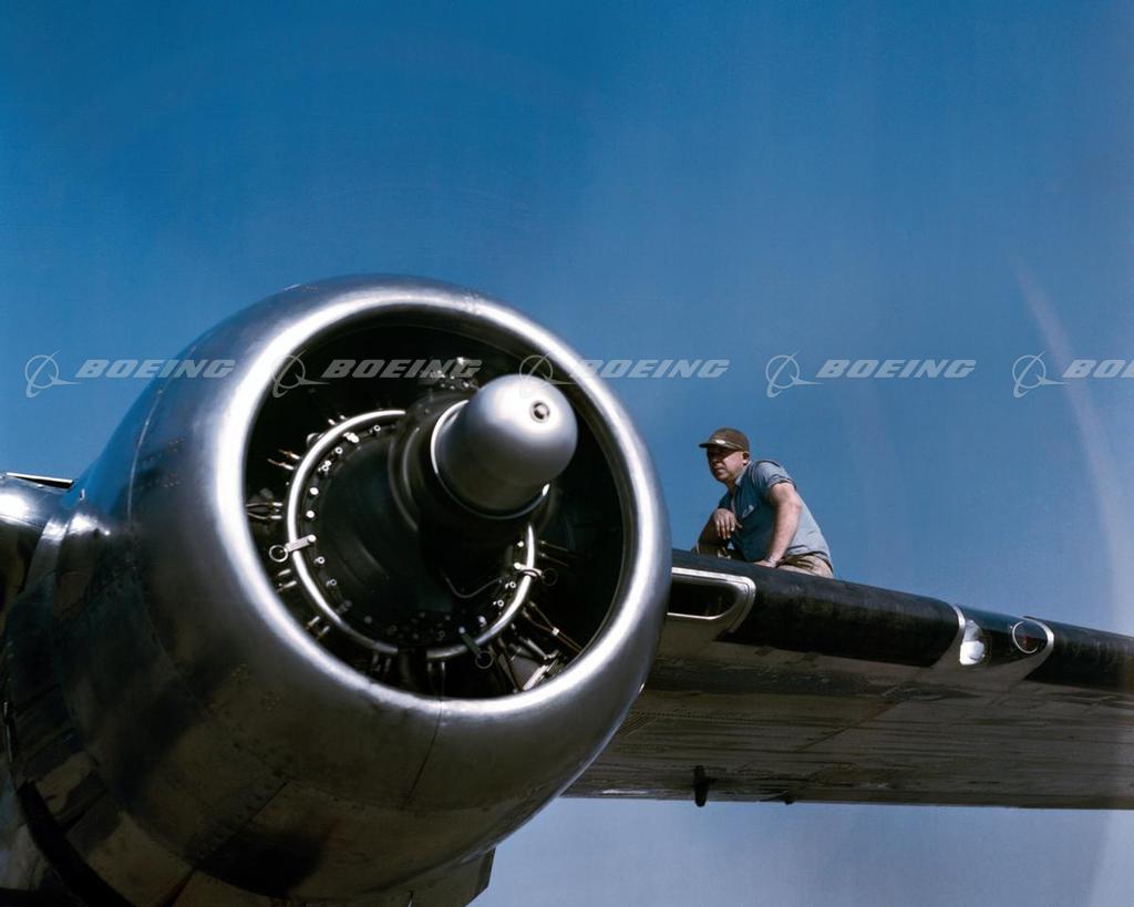 Boeing Images - B-25 Mitchell Engine Runup
