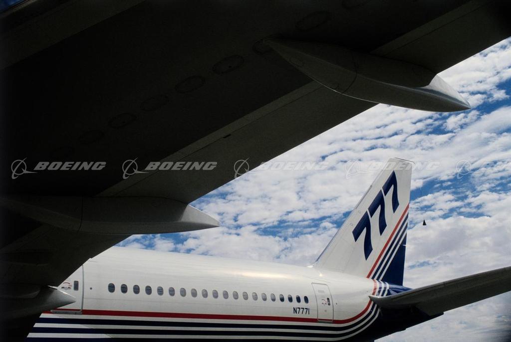 Boeing Images - 777-200 Fuselage and Tail