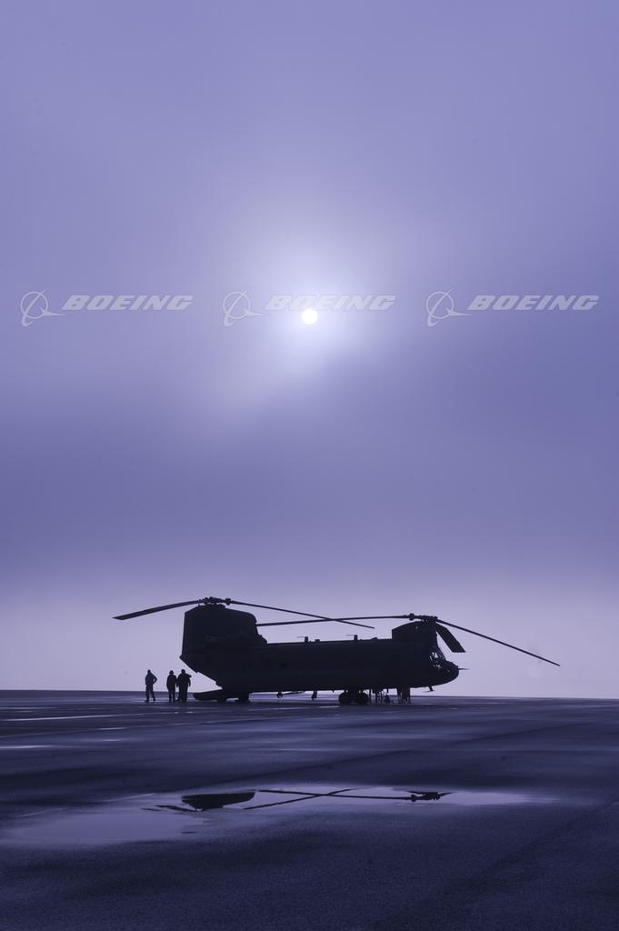 Boeing Images - Boeing CH-47F Chinook on Foggy flight Ramp