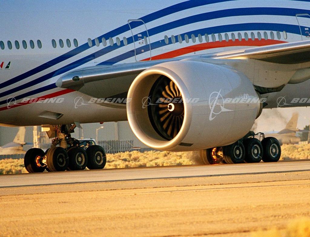 Boeing Images - Boeing 777-300ER Refused Takeoff Flight Test