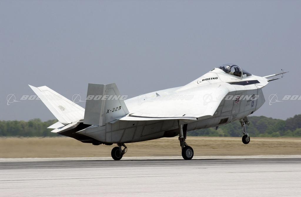 Boeing Images - Boeing JSF X-32B Flies to Patuxent River to Complete ...